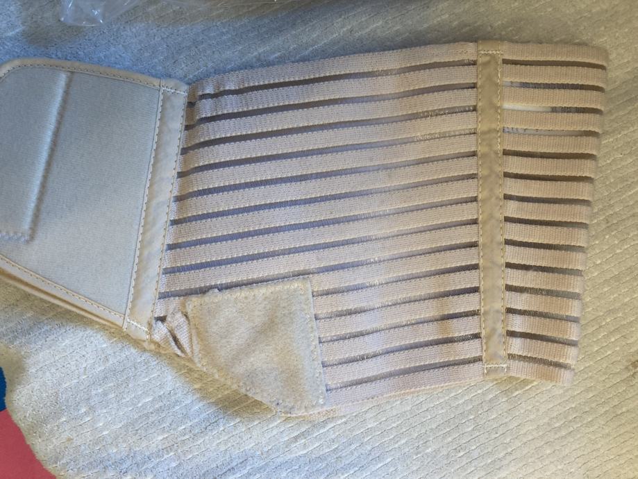 Opora za nosecniski trebuh Nexcare