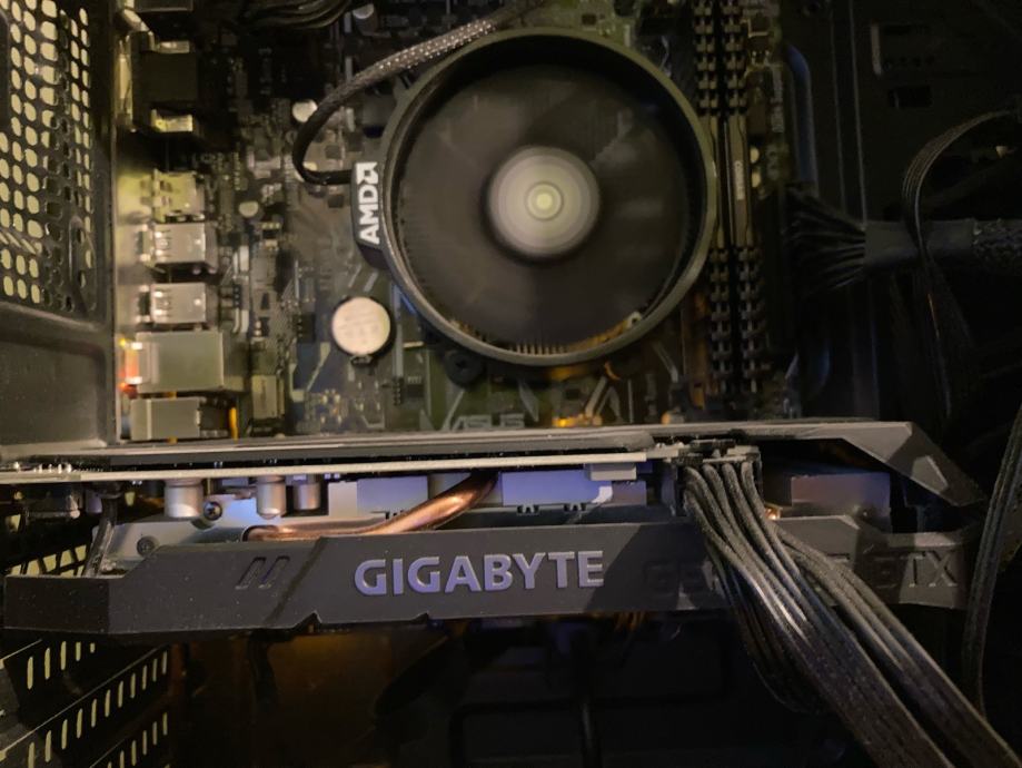 Gaming Računalnik | Ryzen 3 2200G | GTX 1660S | 16GB RAM | 1TB + 100GB