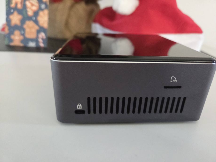Intel nettop NUC kit i37100U NUC7I3BNH / 4GB / 128GB SSD