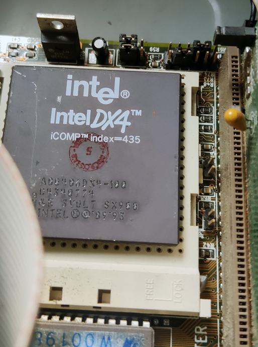 Retro konfiguracija Intel 486 DX4 100mhz Adaptec VLB Big tower SCSI