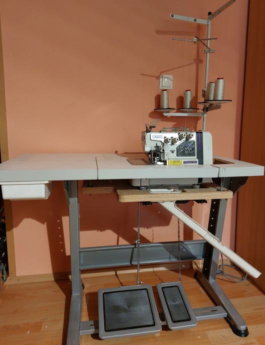 Industrijski overlock šivalni stroj TEXI QUATTRO 24 N