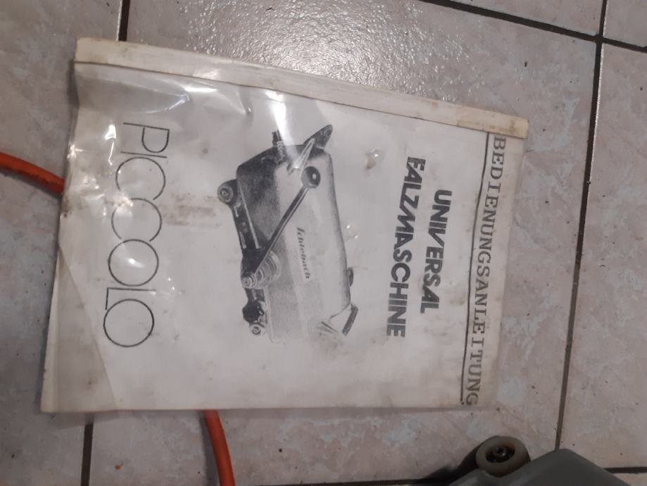 Schlebach piccolo mašina za folcanje dvojnega spoja