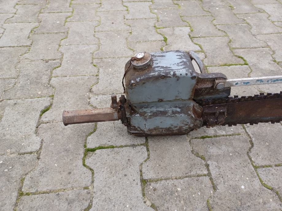 Stihl KS 43. , motorna žaga za dve osebi.