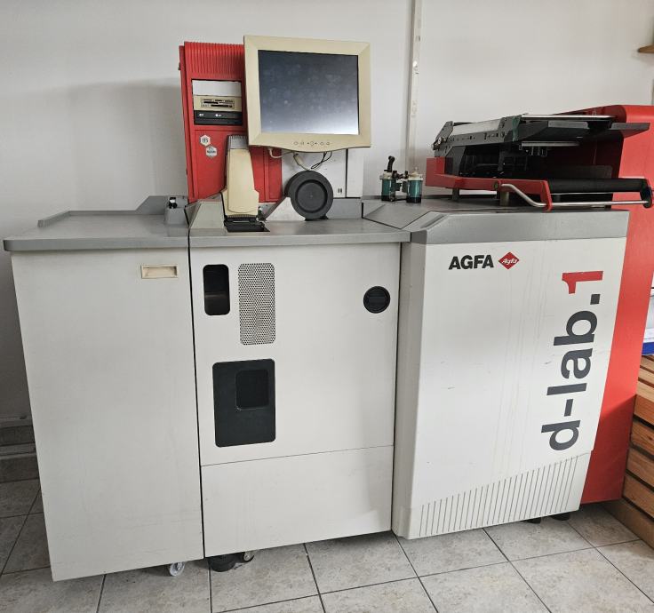 Stroj Agfa d-lab-1