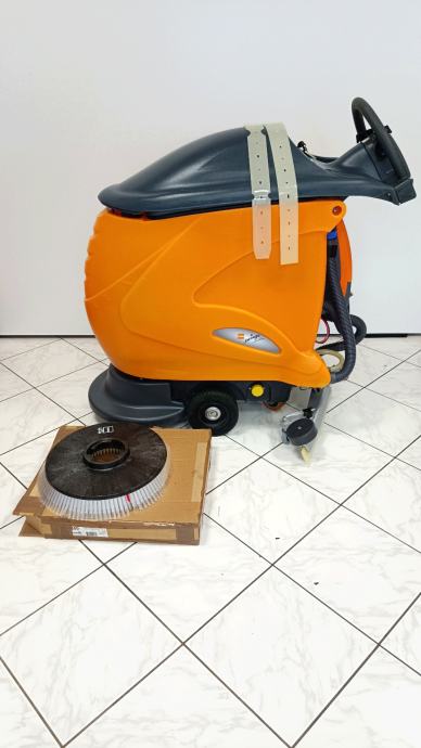 Stroj za pranje tal Taski 755B