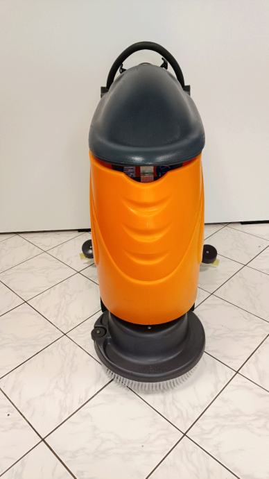 Stroj za pranje tal Taski 755B