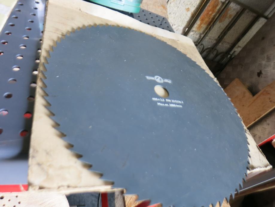 žagin list za cirkular fi 400mm srednja liknja fi 30mm NOVO
