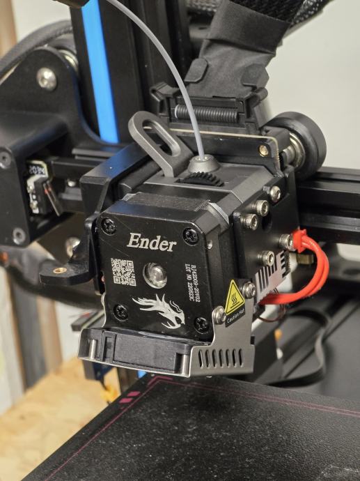 Ender 3V2 3D tiskalnik s sprite glavo