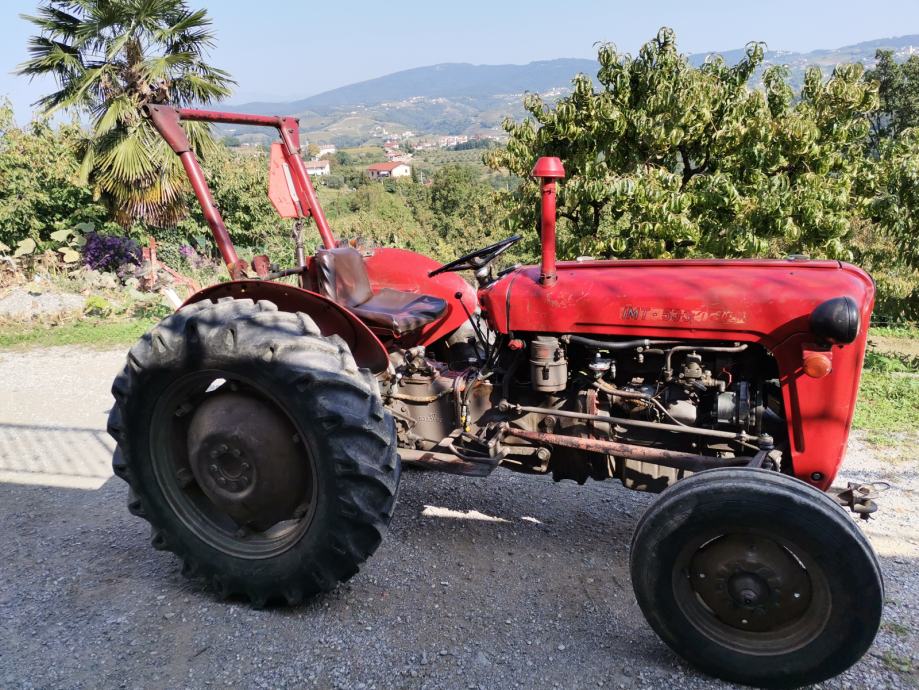 PRODAM TRAKTOR IMT 533 DE LUXE