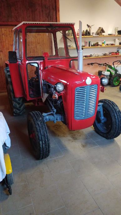 Prodam traktor