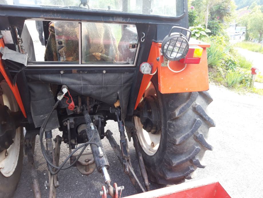 Prodam traktor Universal, 45,1997