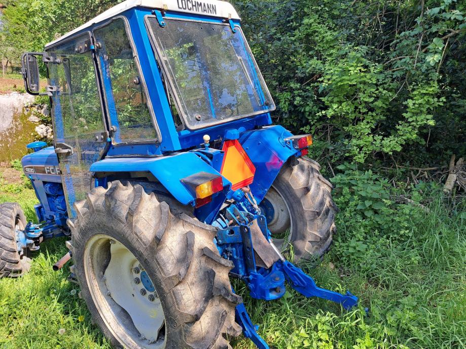 Traktor Ford 4830 4x4