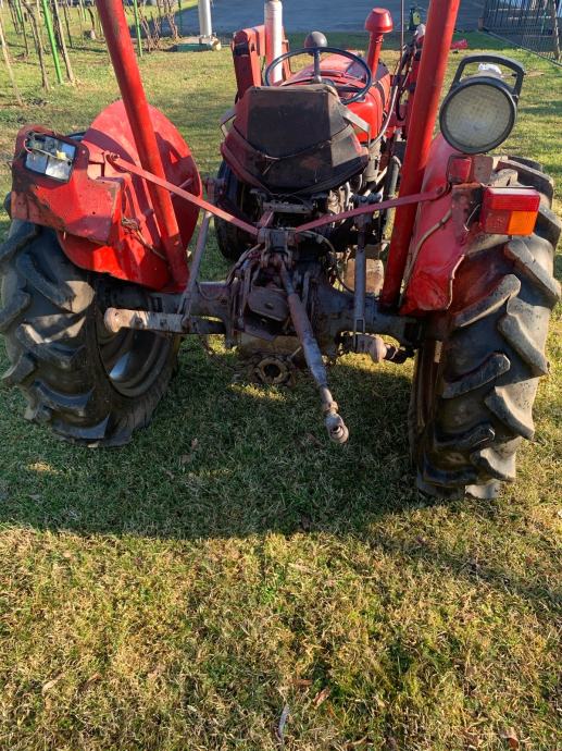 Traktor IMT 533 nakladac