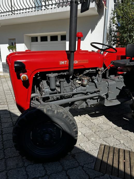 Traktor IMT 533