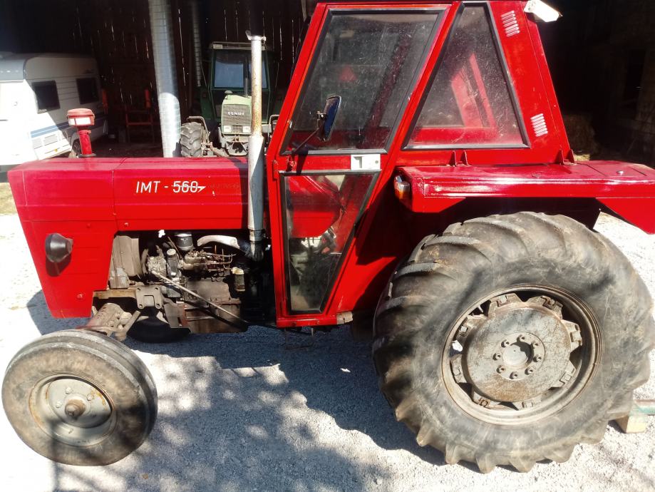 Traktor IMT 560