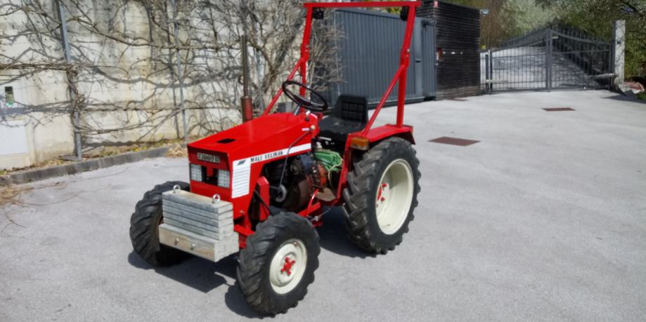 Traktor mali velikan