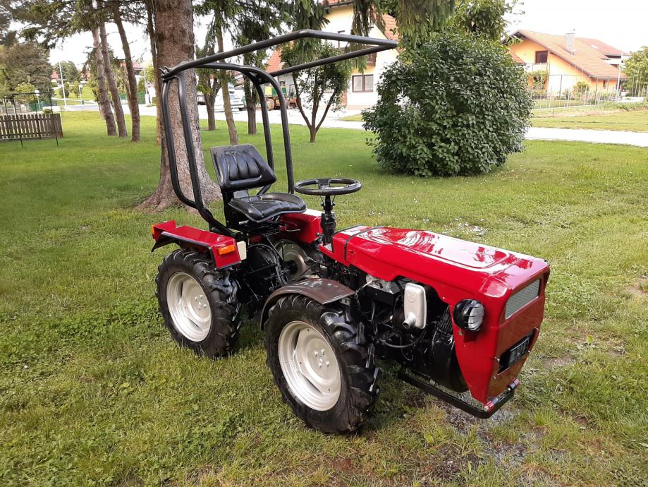 Traktor Tomo Vinkovič