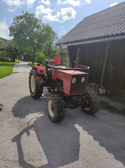 traktor Universal 30