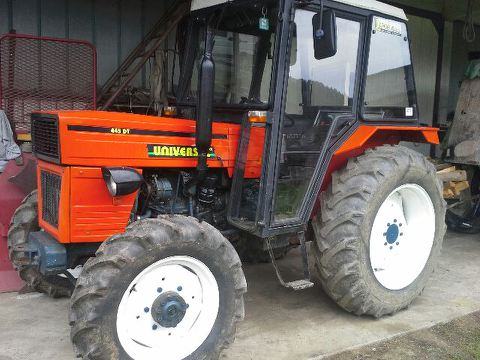 Traktor UNIVERSAL 445 DT