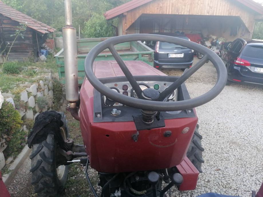 Traktor Universal 445 DTC