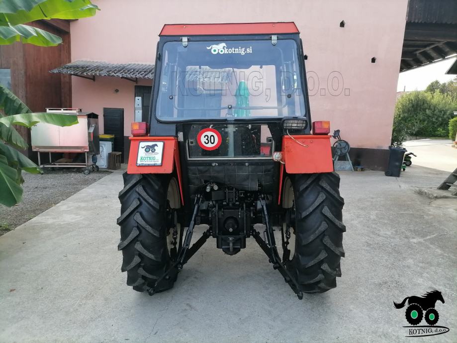 Traktor Universal 445 DTC