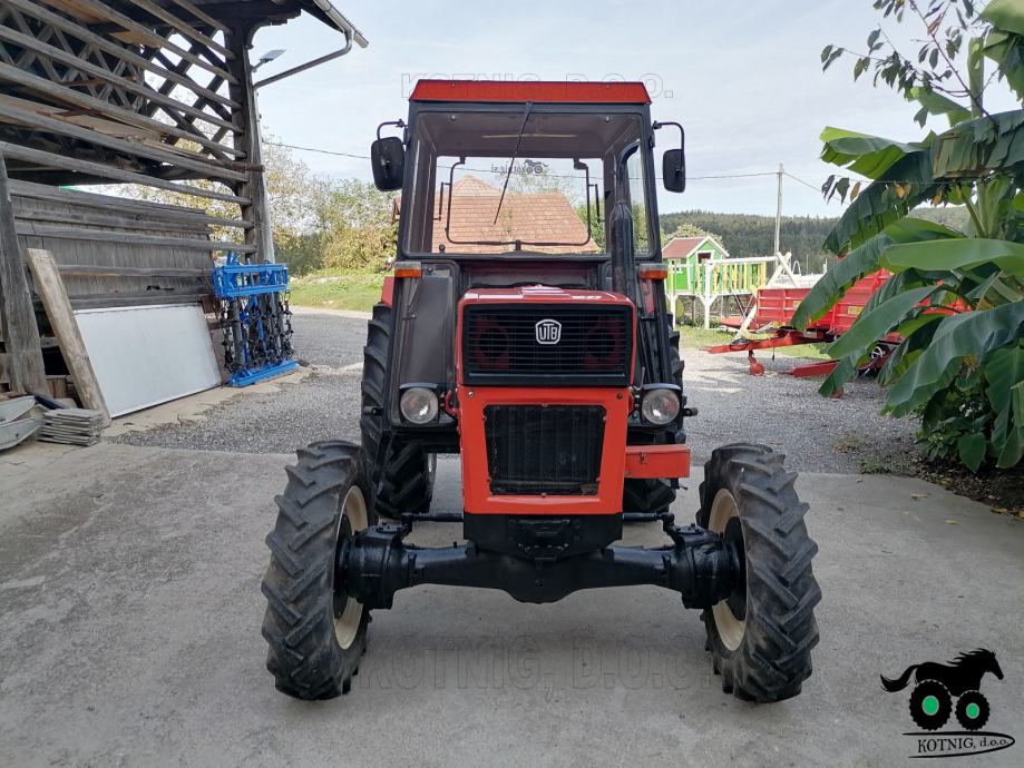 Traktor Universal 445 DTC