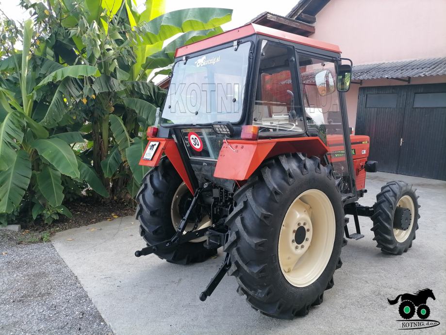 Traktor Universal 445 DTC