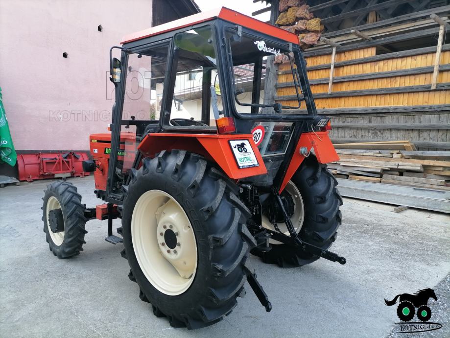 Traktor Universal 445 DTC