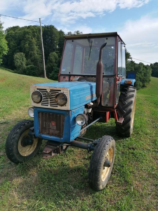 Traktor UTB Universal 445