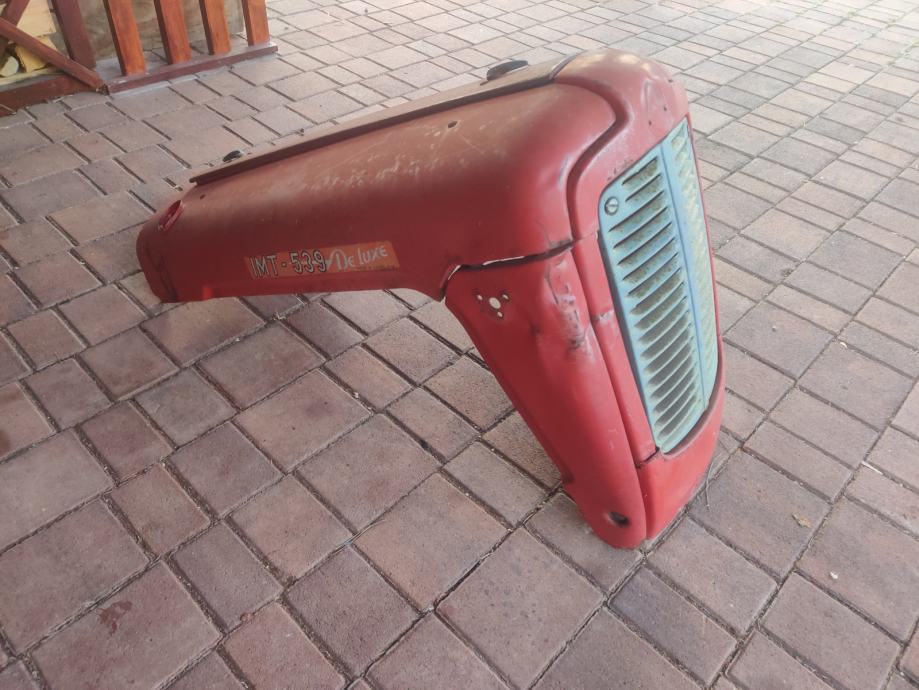 Pokrov motorja IMT 539