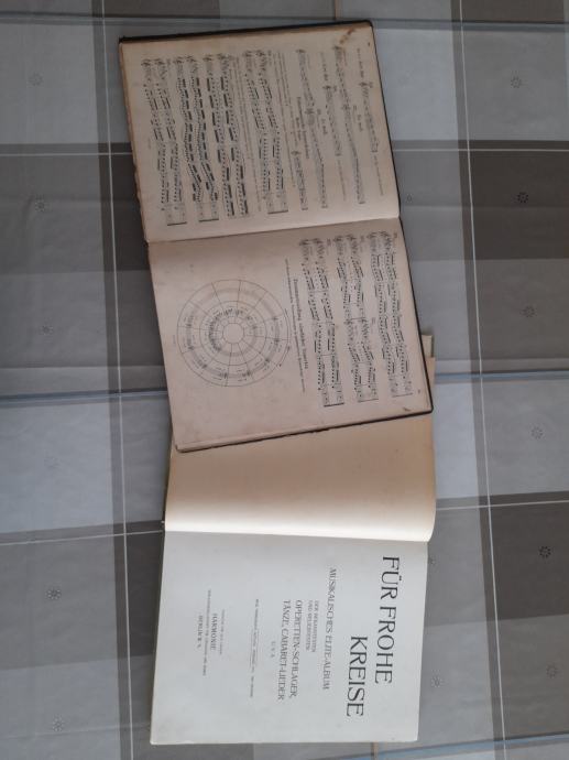 UGODNO PRODAM STARE KNJIGE,GLASBENE NOTE,6 KNJIG