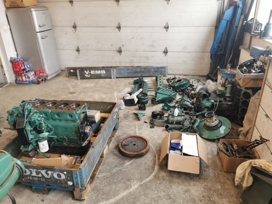 VOLVO PENTA KAD 32 PO DELIH