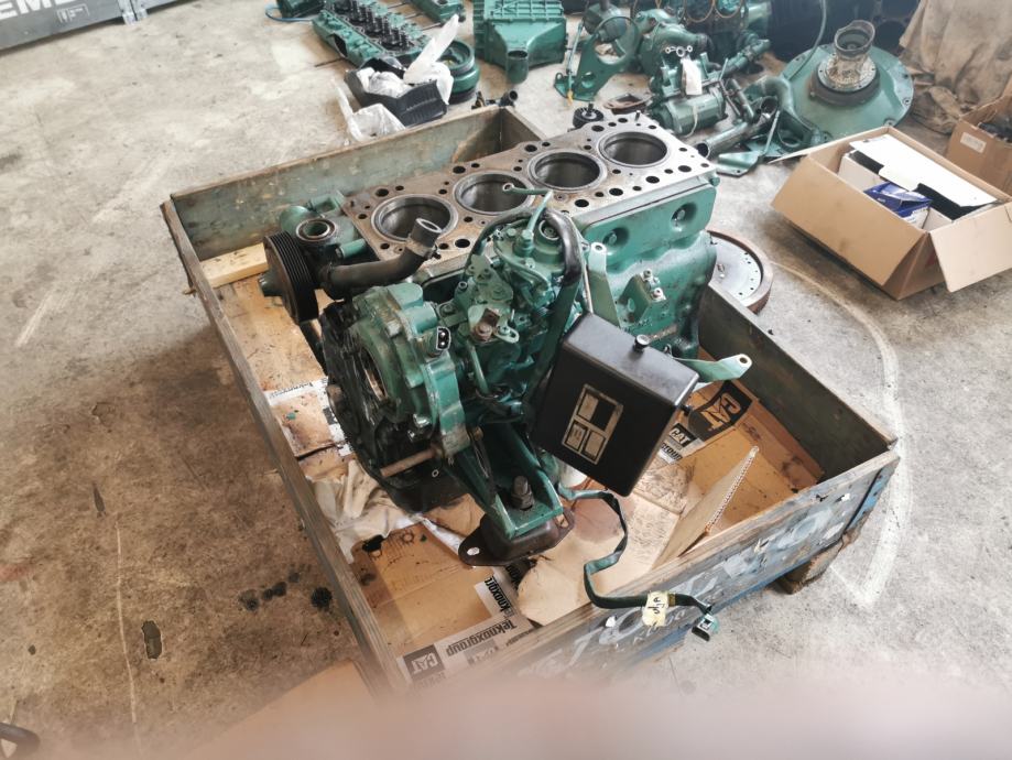 VOLVO PENTA KAD 32 PO DELIH