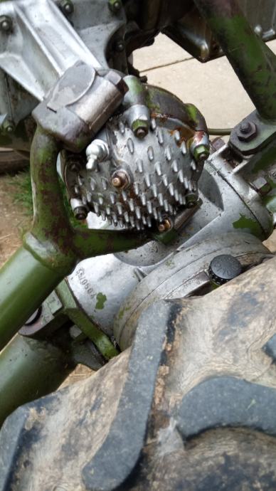 Samohodno kosilnica Bertolini 124 D z diesel motorjem