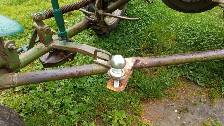Samohodno kosilnica Bertolini 124 D z diesel motorjem