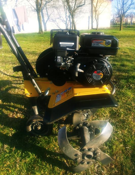Ugodno prodam prekopalnik za zemljo TEXAS TX601TG