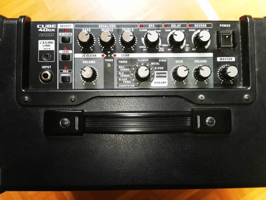 Roland Cube 40GX + GA-FC footswitch