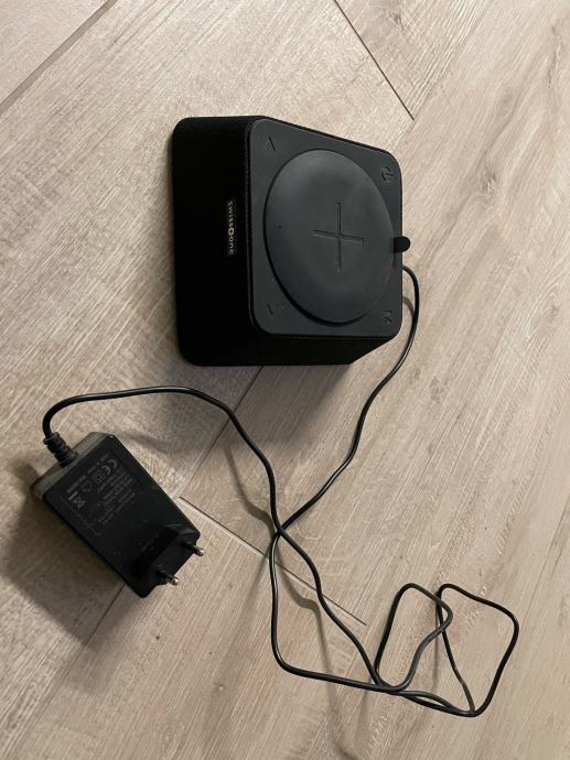 Swisstone Q box Bluetooth speaker FM radio clock, USB Black