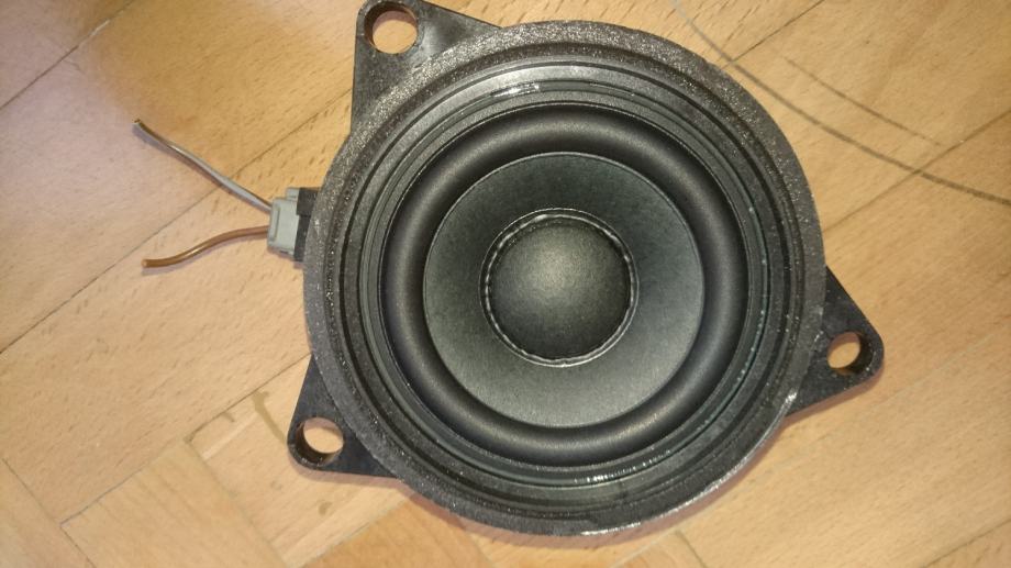 Woofer oz. midwoofer zvočniki za avto original Volvo