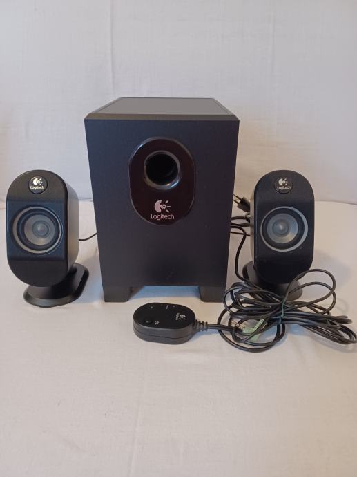 Komplet zvočniki in woofer, znamke Logitech X-210, prodam.