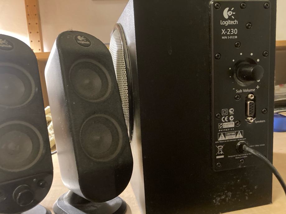 Zvočniki Logitech X-230