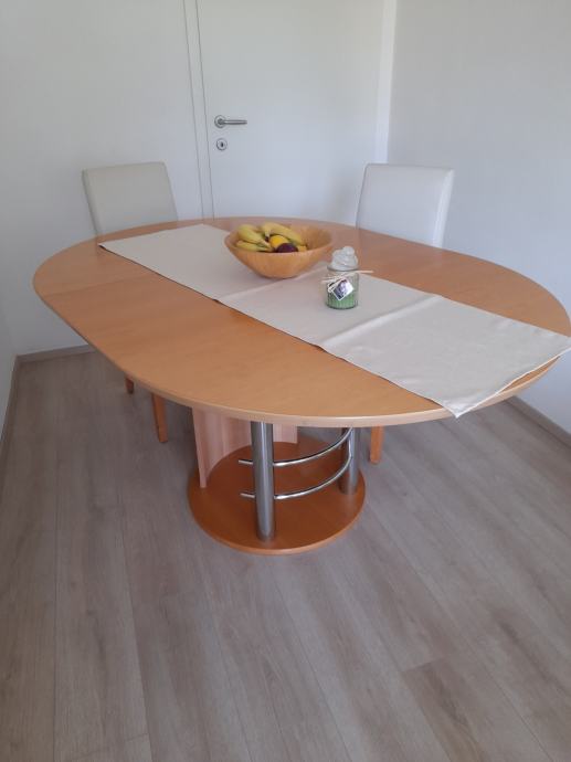 Okrogla raztegljiva miza