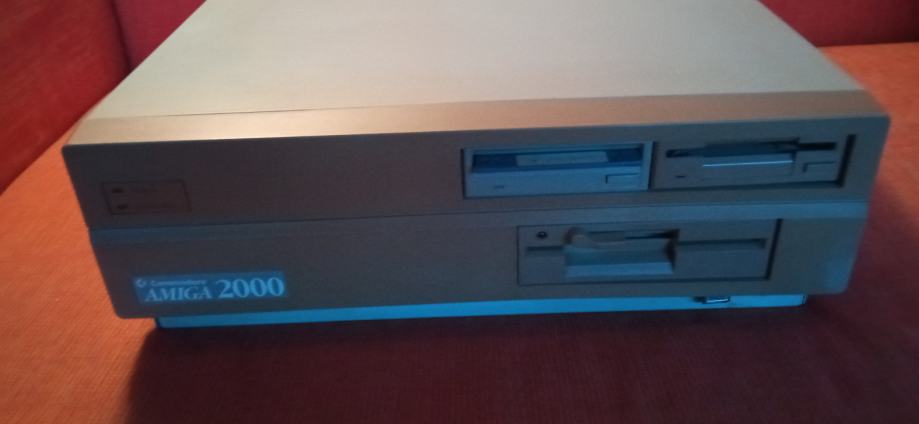 Commodore Amiga 2000 v okvari