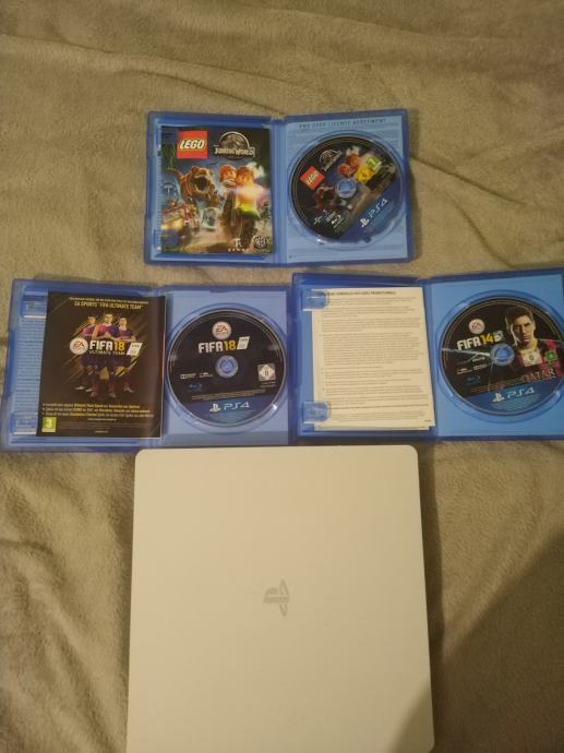 Playstation 4 slime, white, 3 igrice (lego jurasic world, fifa 18/14)
