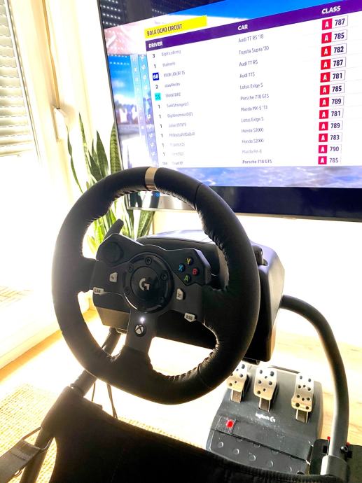 Racing setup: Playseat stol in Logitech G920 za XBOX ali PC