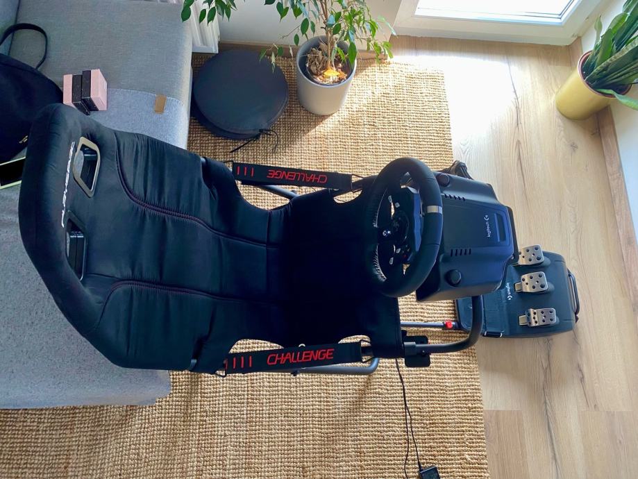 Racing setup: Playseat stol in Logitech G920 za XBOX ali PC