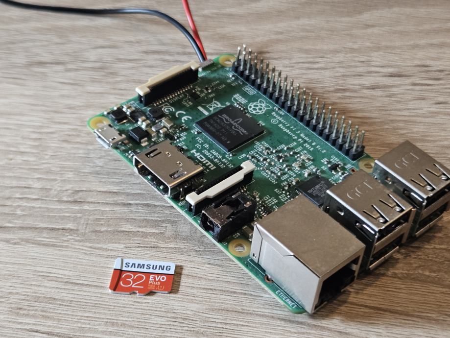 Raspberry Pi 3 B v1.2 (direktno 5V napajanje, mimo USB konektorja!)