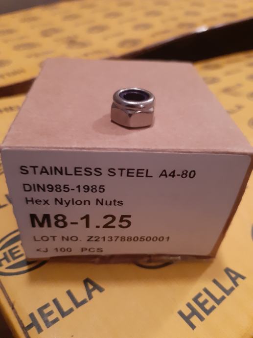 INOX matice M8-1.25 DIN985