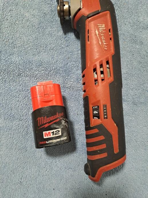 Milwaukee C12 MT