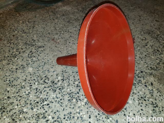 PVC LIJAK VEČJI